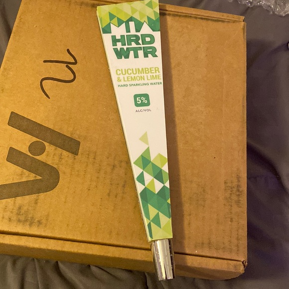 Dining | Hrd Wtr Cucumber Lemon Lime Hard Sparkling Water 5 Alc Vol ...